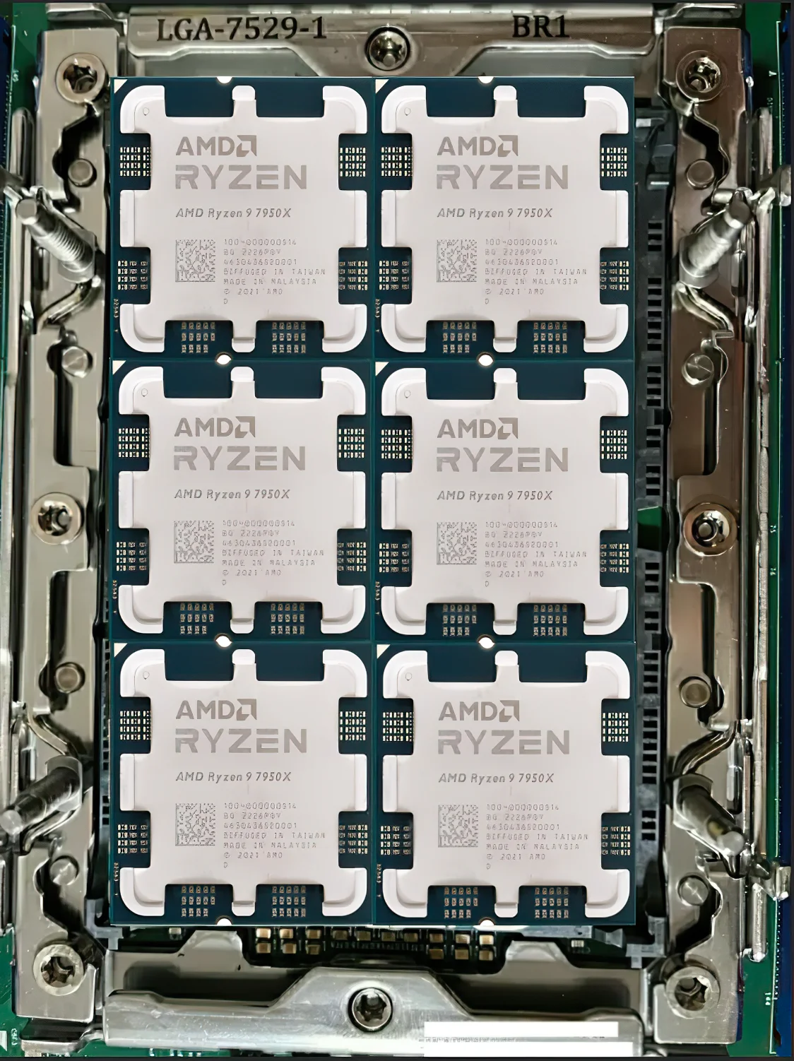 Lộ ảnh socket ‘khủng long’ LGA 9324 cho chip Intel Xeon Diamond Rapids ...