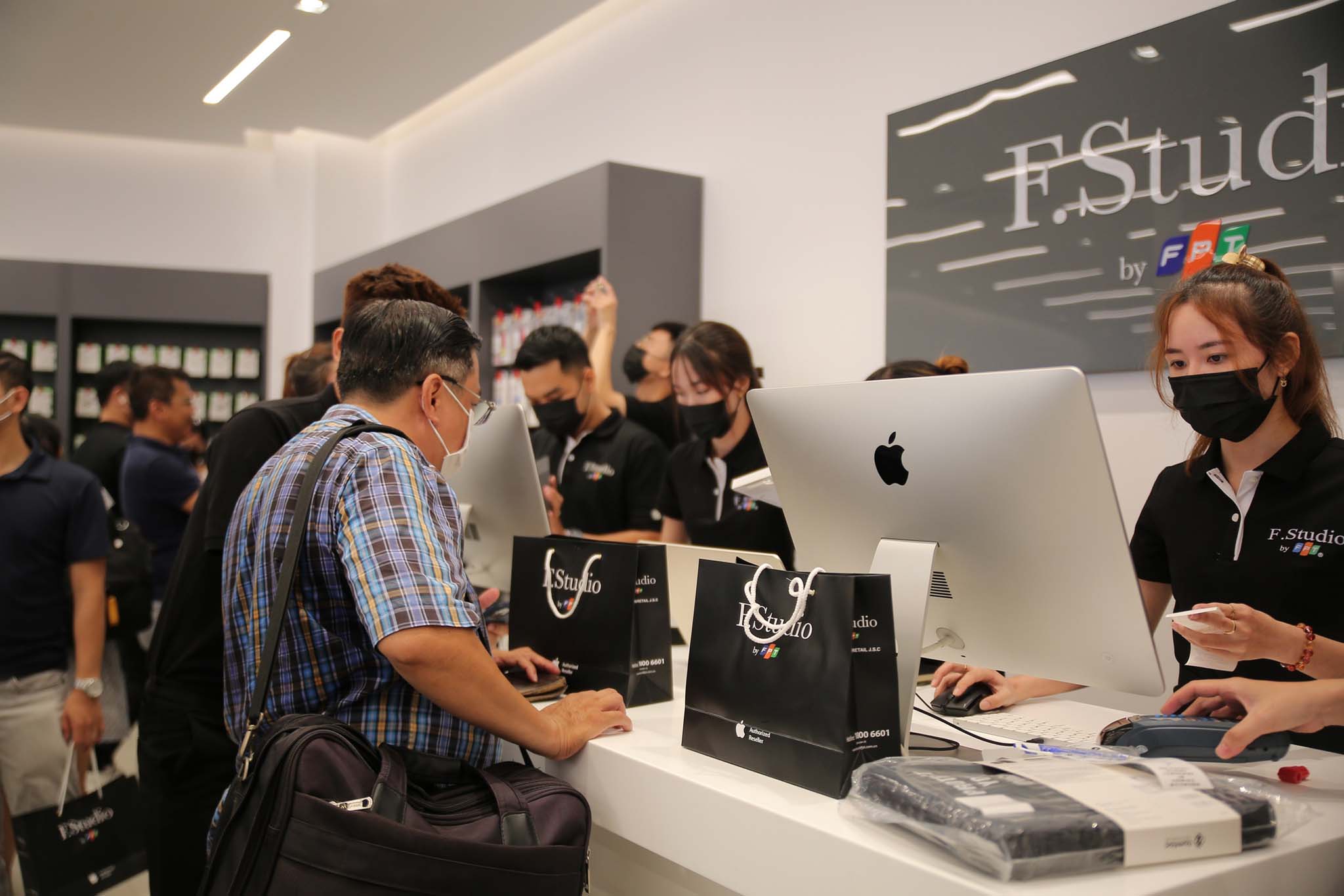 FPT Shop mở chương trình đặt cọc iPhone 17 và iPhone Air | migovi